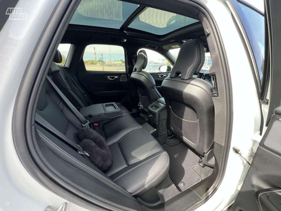 Balts Volvo XC60 2019 Šauļi, ar dzinēja tilpumu 2.00 L un nobraukumu 75 tūkst. km par 31300 €, foto 28 vietnē AUTOMOTO.COM.LV