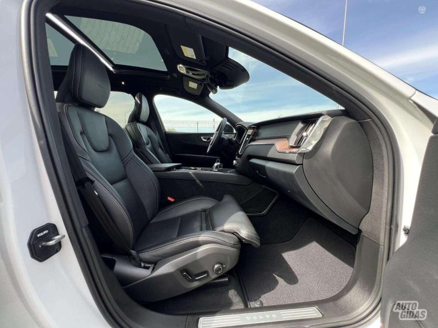 Balts Volvo XC60 2019 Šauļi, ar dzinēja tilpumu 2.00 L un nobraukumu 75 tūkst. km par 31300 €, foto 29 vietnē AUTOMOTO.COM.LV