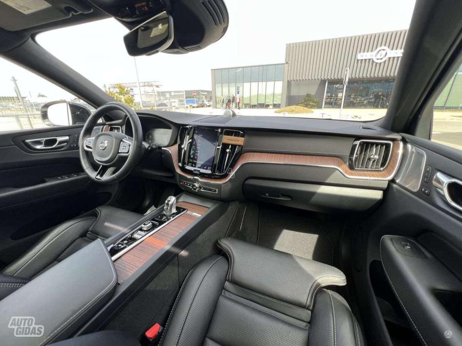 Balts Volvo XC60 2019 Šauļi, ar dzinēja tilpumu 2.00 L un nobraukumu 75 tūkst. km par 31300 €, foto 31 vietnē AUTOMOTO.COM.LV