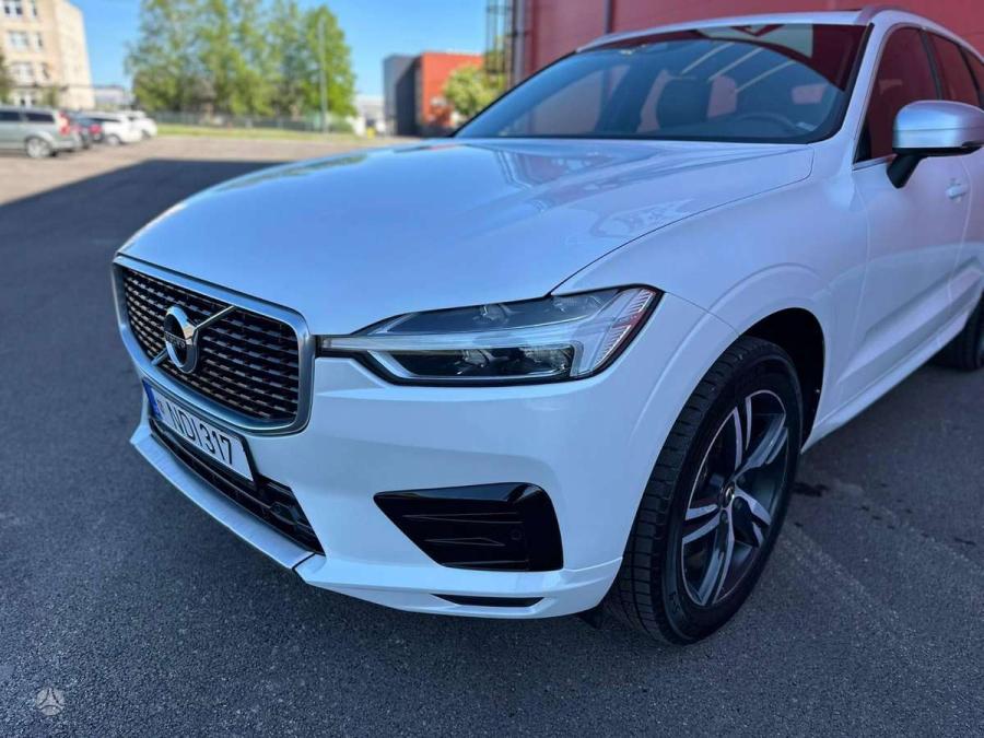 White Volvo XC60 2019 in Telschi, with an engine capacity of 1.97 L and mileage of 220 thousand km for 22500 €, photo 4 on AUTOMOTO.COM.LV