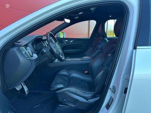 White Volvo XC60 2019 in Telschi, with an engine capacity of 1.97 L and mileage of 220 thousand km for 22500 €, photo 12 on AUTOMOTO.COM.LV