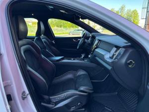 White Volvo XC60 2019 in Telschi, with an engine capacity of 1.97 L and mileage of 220 thousand km for 22500 €, photo 13 on AUTOMOTO.COM.LV