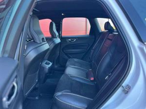 White Volvo XC60 2019 in Telschi, with an engine capacity of 1.97 L and mileage of 220 thousand km for 22500 €, photo 17 on AUTOMOTO.COM.LV