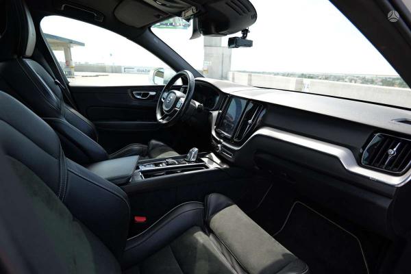 White Volvo XC60 2019 in Vilnius, with an engine capacity of 1.97 L and mileage of 201 thousand km for 23500 €, photo 11 on AUTOMOTO.COM.LV