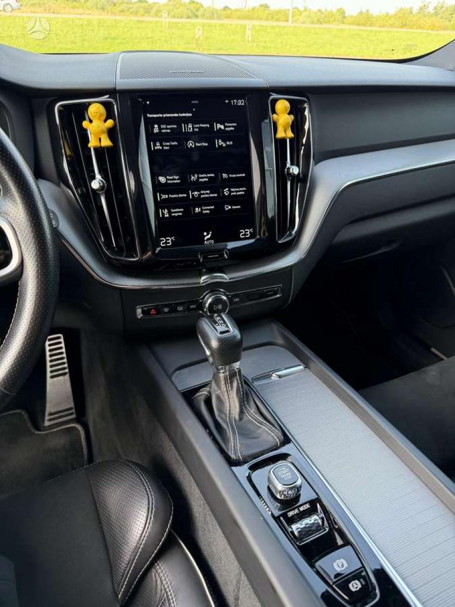 Balts Volvo XC60 2019 Panevēža, ar dzinēja tilpumu 1.97 L un nobraukumu 212 tūkst. km par 20300 €, foto 13 vietnē AUTOMOTO.COM.LV