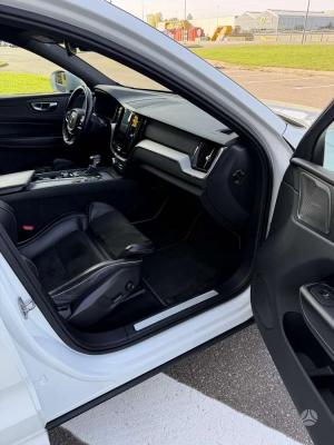 Balts Volvo XC60 2019 Panevēža, ar dzinēja tilpumu 1.97 L un nobraukumu 212 tūkst. km par 20300 €, foto 16 vietnē AUTOMOTO.COM.LV