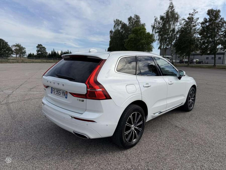 White Volvo XC60 2019 in Marijampole, with an engine capacity of 1.97 L and mileage of 149 thousand km for 18700 €, photo 6 on AUTOMOTO.COM.LV
