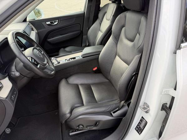 White Volvo XC60 2019 in Marijampole, with an engine capacity of 1.97 L and mileage of 149 thousand km for 18700 €, photo 11 on AUTOMOTO.COM.LV