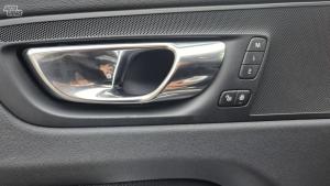 White Volvo XC60 2019 in Klaipeda, with an engine capacity of 2.00 L and mileage of 209 thousand km for 19999 €, photo 13 on AUTOMOTO.COM.LV