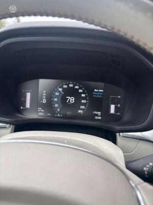 Белый Вольво ХС60 2019 в Каунас, объемом двигателя 1.97 л и пробегом 172 тыс. км за 26200 €, фото 6 на AUTOMOTO.COM.LV