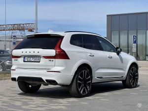 White Volvo XC60 2019 in Siauliai, with an engine capacity of 1.97 L and mileage of 75 thousand km for 30000 €, photo 8 on AUTOMOTO.COM.LV