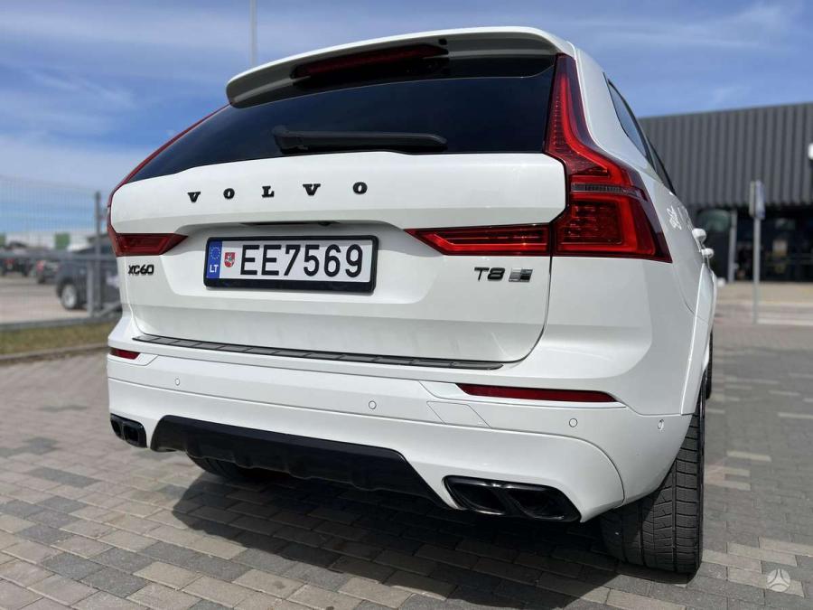 White Volvo XC60 2019 in Siauliai, with an engine capacity of 1.97 L and mileage of 75 thousand km for 30000 €, photo 10 on AUTOMOTO.COM.LV