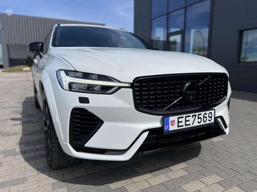 White Volvo XC60 2019 in Siauliai, with an engine capacity of 1.97 L and mileage of 75 thousand km for 30000 €, photo 11 on AUTOMOTO.COM.LV