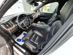 White Volvo XC60 2019 in Siauliai, with an engine capacity of 1.97 L and mileage of 75 thousand km for 30000 €, photo 15 on AUTOMOTO.COM.LV