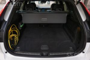 Balts Volvo XC60 2019 Rīga, ar dzinēja tilpumu 2.00 L un nobraukumu 98 tūkst. km par 29950 €, foto 10 vietnē AUTOMOTO.COM.LV