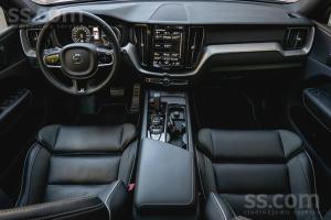 Balts Volvo XC60 2019 Rīga, ar dzinēja tilpumu 2.00 L un nobraukumu 98 tūkst. km par 29950 €, foto 20 vietnē AUTOMOTO.COM.LV