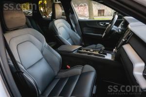 Balts Volvo XC60 2019 Rīga, ar dzinēja tilpumu 2.00 L un nobraukumu 98 tūkst. km par 29950 €, foto 22 vietnē AUTOMOTO.COM.LV