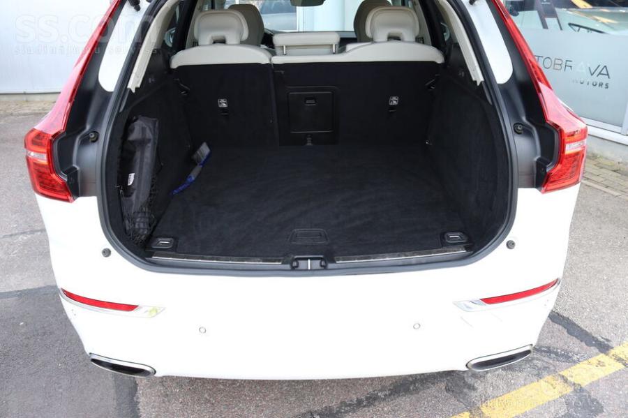 White Volvo XC60 2020 in Riga, with an engine capacity of 2.00 L and mileage of 73 thousand km for 31500 €, photo 30 on AUTOMOTO.COM.LV