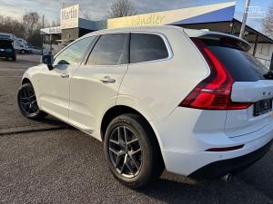 White Volvo XC60 2020 in Kaunas, with an engine capacity of 2.00 L and mileage of 89 thousand km for 32800 €, photo 4 on AUTOMOTO.COM.LV