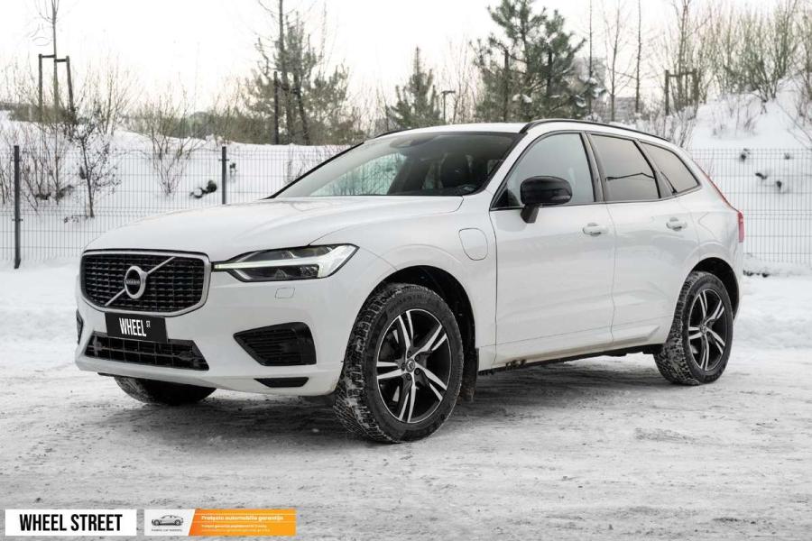 White Volvo XC60 2020 in Vilnius, with an engine capacity of 1.97 L and mileage of 136 thousand km for 28450 €, photo 1 on AUTOMOTO.COM.LV