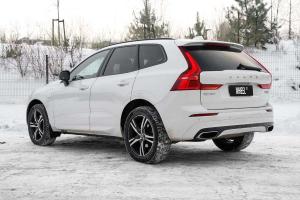 White Volvo XC60 2020 in Vilnius, with an engine capacity of 1.97 L and mileage of 136 thousand km for 28450 €, photo 3 on AUTOMOTO.COM.LV