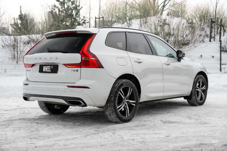 White Volvo XC60 2020 in Vilnius, with an engine capacity of 1.97 L and mileage of 136 thousand km for 28450 €, photo 6 on AUTOMOTO.COM.LV