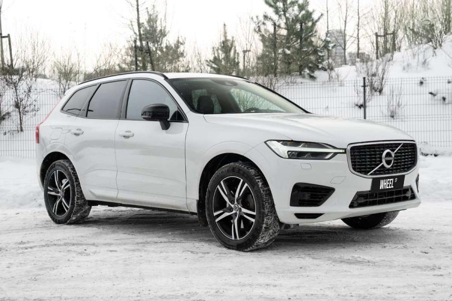 White Volvo XC60 2020 in Vilnius, with an engine capacity of 1.97 L and mileage of 136 thousand km for 28450 €, photo 8 on AUTOMOTO.COM.LV