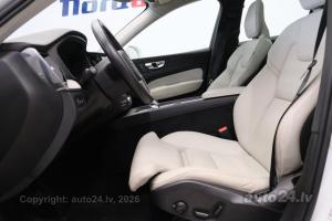 White Volvo XC60 2020 in Tallinn, with an engine capacity of 2.00 L and mileage of 96 thousand km for 33900 €, photo 5 on AUTOMOTO.COM.LV
