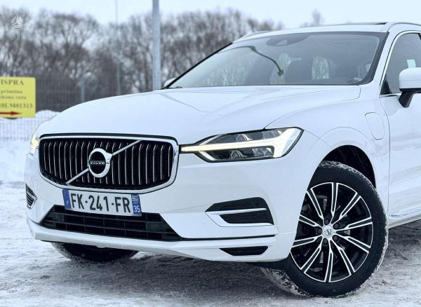 White Volvo XC60 2020 in Taurage, with an engine capacity of 1.97 L and mileage of 190 thousand km for 20800 €, photo 6 on AUTOMOTO.COM.LV