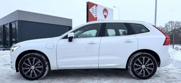 White Volvo XC60 2020 in Taurage, with an engine capacity of 1.97 L and mileage of 190 thousand km for 20800 €, photo 10 on AUTOMOTO.COM.LV