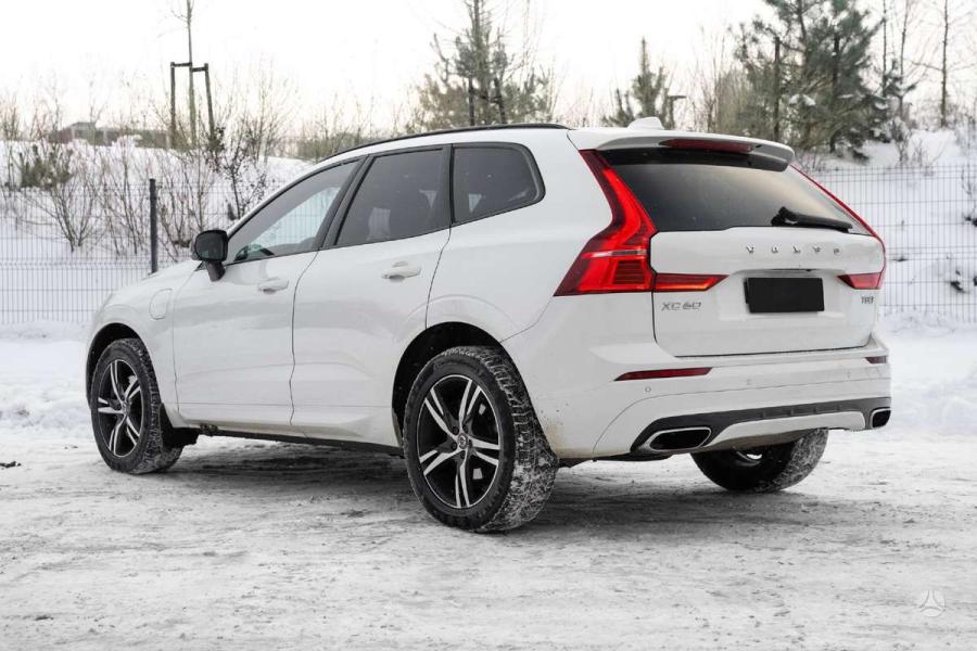 Balts Volvo XC60 2020 Viļņa, ar dzinēja tilpumu 1.97 L un nobraukumu 137 tūkst. km par 28450 €, foto 3 vietnē AUTOMOTO.COM.LV