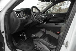 Balts Volvo XC60 2020 Viļņa, ar dzinēja tilpumu 1.97 L un nobraukumu 137 tūkst. km par 28450 €, foto 15 vietnē AUTOMOTO.COM.LV