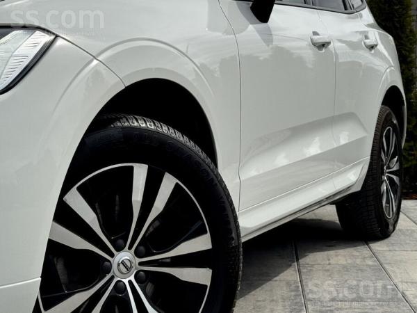 White Volvo XC60 2020 in Jelgava, with an engine capacity of 2.00 L and mileage of 44 thousand km for 26800 €, photo 6 on AUTOMOTO.COM.LV