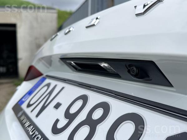 White Volvo XC60 2020 in Riga, with an engine capacity of 2.00 L and mileage of 207 thousand km for 23995 €, photo 8 on AUTOMOTO.COM.LV