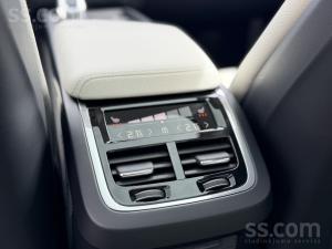 Balts Volvo XC60 2020 Rīga, ar dzinēja tilpumu 2.00 L un nobraukumu 207 tūkst. km par 23995 €, foto 15 vietnē AUTOMOTO.COM.LV