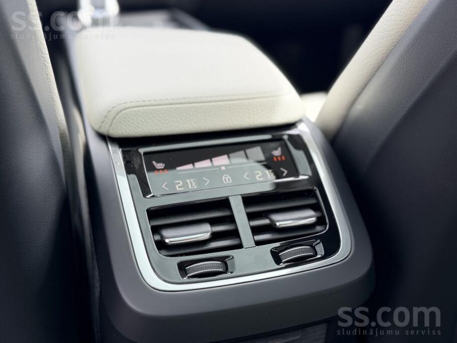 Balts Volvo XC60 2020 Rīga, ar dzinēja tilpumu 2.00 L un nobraukumu 207 tūkst. km par 23995 €, foto 15 vietnē AUTOMOTO.COM.LV