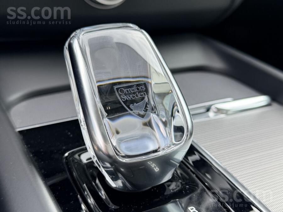 Balts Volvo XC60 2020 Rīga, ar dzinēja tilpumu 2.00 L un nobraukumu 207 tūkst. km par 23995 €, foto 21 vietnē AUTOMOTO.COM.LV