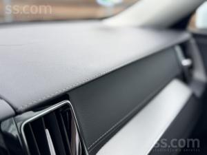 Balts Volvo XC60 2020 Rīga, ar dzinēja tilpumu 2.00 L un nobraukumu 207 tūkst. km par 23995 €, foto 24 vietnē AUTOMOTO.COM.LV