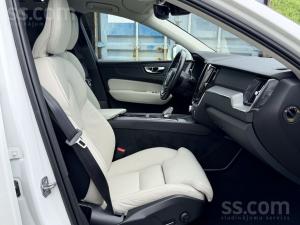 Balts Volvo XC60 2020 Rīga, ar dzinēja tilpumu 2.00 L un nobraukumu 207 tūkst. km par 23995 €, foto 33 vietnē AUTOMOTO.COM.LV
