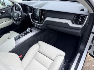 Balts Volvo XC60 2020 Rīga, ar dzinēja tilpumu 2.00 L un nobraukumu 207 tūkst. km par 23995 €, foto 34 vietnē AUTOMOTO.COM.LV