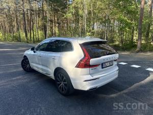 White Volvo XC60 2020 in Riga, with an engine capacity of 2.00 L and mileage of 282 thousand km for 19950 €, photo 6 on AUTOMOTO.COM.LV