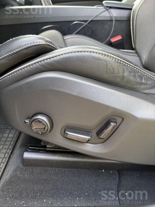 Balts Volvo XC60 2020 Jūrmala, ar dzinēja tilpumu 2.00 L un nobraukumu 83 tūkst. km par 29900 €, foto 2 vietnē AUTOMOTO.COM.LV