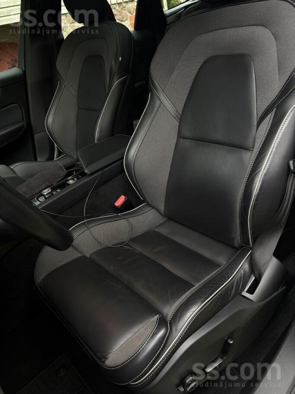 Balts Volvo XC60 2020 Jūrmala, ar dzinēja tilpumu 2.00 L un nobraukumu 83 tūkst. km par 29900 €, foto 4 vietnē AUTOMOTO.COM.LV