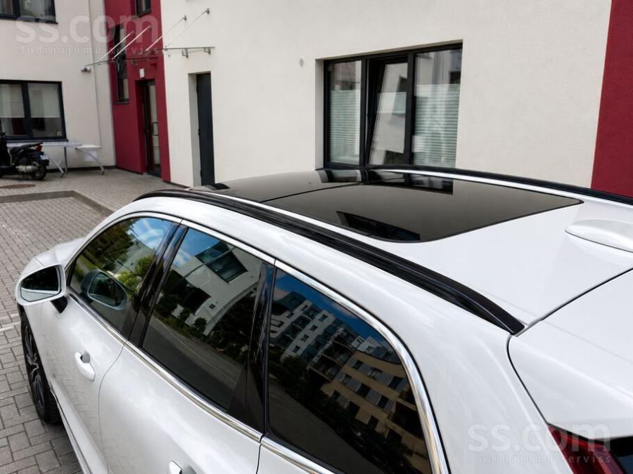 White Volvo XC60 2020 in Riga, with an engine capacity of 2.00 L and mileage of 130 thousand km for 21900 €, photo 7 on AUTOMOTO.COM.LV