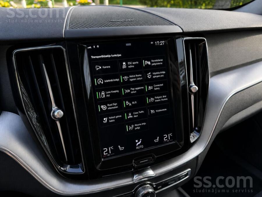 White Volvo XC60 2020 in Riga, with an engine capacity of 2.00 L and mileage of 130 thousand km for 21900 €, photo 15 on AUTOMOTO.COM.LV