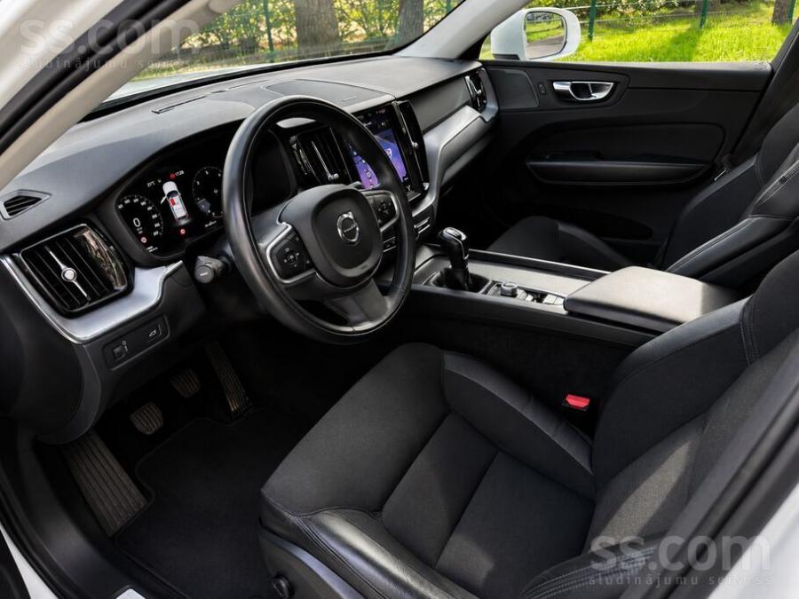 White Volvo XC60 2020 in Riga, with an engine capacity of 2.00 L and mileage of 130 thousand km for 21900 €, photo 18 on AUTOMOTO.COM.LV