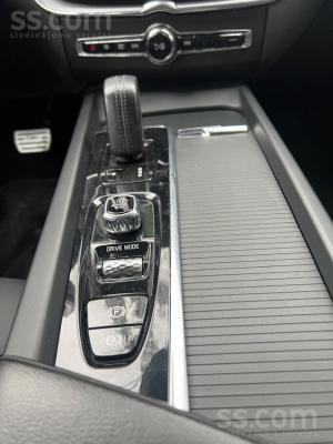 Balts Volvo XC60 2020 Rīga, ar dzinēja tilpumu 2.00 L un nobraukumu 152 tūkst. km par 22980 €, foto 11 vietnē AUTOMOTO.COM.LV