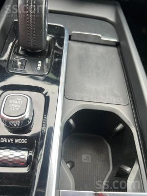 Balts Volvo XC60 2020 Rīga, ar dzinēja tilpumu 2.00 L un nobraukumu 152 tūkst. km par 22980 €, foto 14 vietnē AUTOMOTO.COM.LV