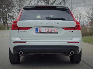 White Volvo XC60 2020 in Riga, with an engine capacity of 2.00 L and mileage of 223 thousand km for 19300 €, photo 6 on AUTOMOTO.COM.LV