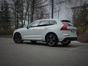White Volvo XC60 2020 in Riga, with an engine capacity of 2.00 L and mileage of 223 thousand km for 19300 €, photo 9 on AUTOMOTO.COM.LV